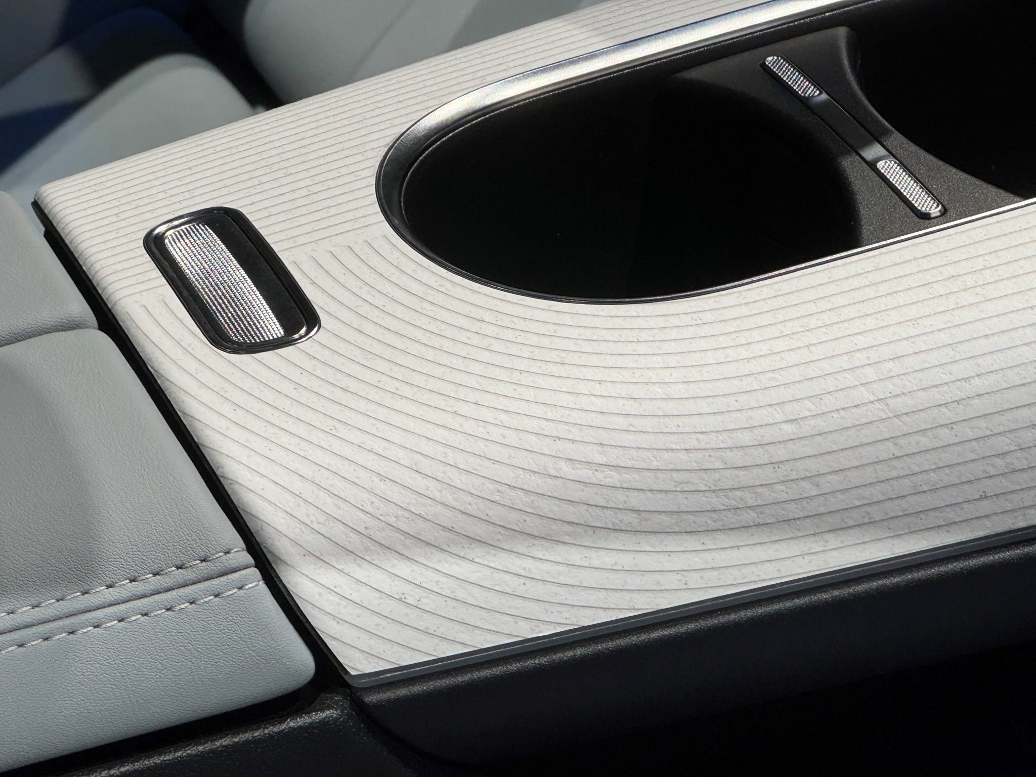 （終了）JAFCAセミナー『上海モーターショー2025現地視察レポート報告会 -質感デザイン最前線2025-』 – JAFCA | 一般社団法人日本流行色協会